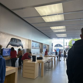 APPLE CHESTNUT STREET - Updated December 2025 - 137 Photos & 476 ...