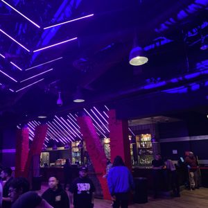 24 OXFORD - 4455 Paradise Rd, Las Vegas, Nevada - Music Venues - Phone ...