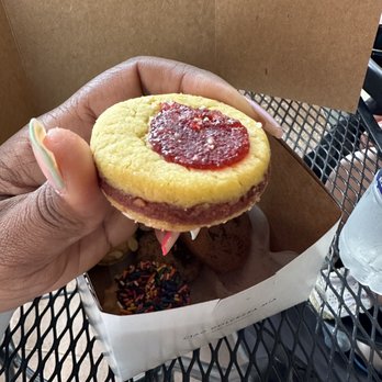 ISGRO PASTRIES - Updated September 2024 - 622 Photos & 576 Reviews ...