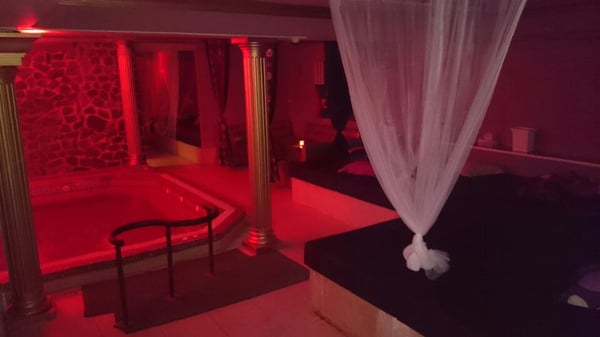 UTOPÍA MADRID - Updated December 2025 - 11 Photos - Calle Agastia, 115 ...