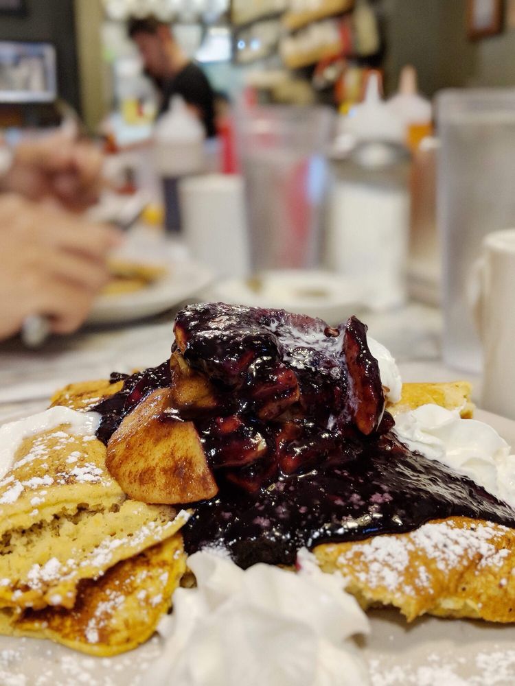 STRAWBERRY PLACE - 397 Photos & 583 Reviews - Breakfast & Brunch - 72 S ...