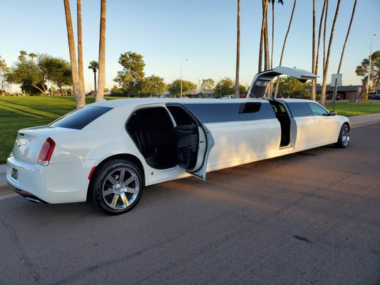 BLACK AND WHITE LIMO - 68 Photos & 80 Reviews - 8100 E Camelback Rd ...
