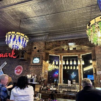 THE TIN PIG TAVERN - Updated December 2025 - 35 Photos & 28 Reviews ...