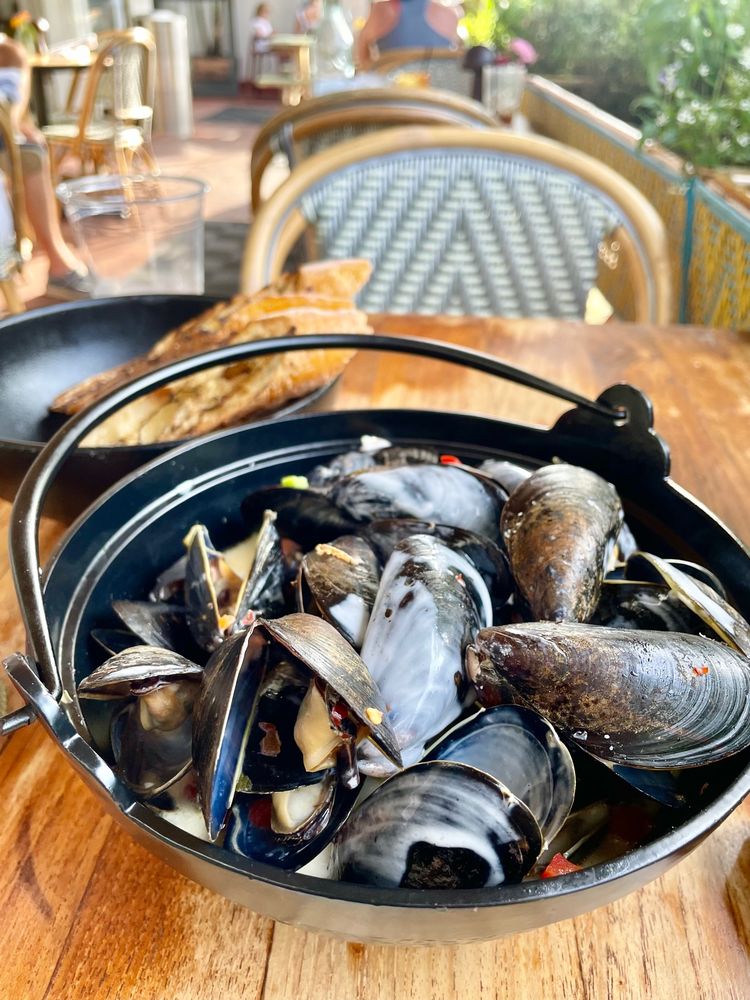 668 THE GIGSHACK - Updated May 2025 - 339 Photos & 452 Reviews - 782 Montauk Hwy, Montauk, New ...