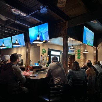 OAKLYN MANOR BAR & GRILL - Updated December 2025 - 57 Photos & 85 ...