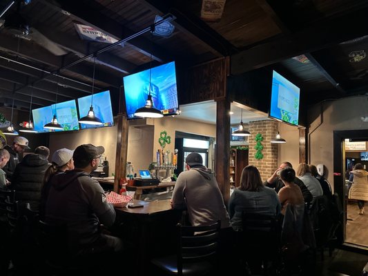 OAKLYN MANOR BAR & GRILL - Updated December 2025 - 57 Photos & 85 ...