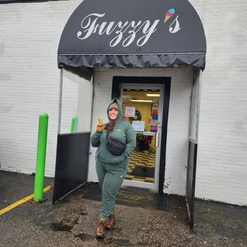 FUZZY’S - Updated December 2025 - 124 Photos & 154 Reviews - 1924 Court ...