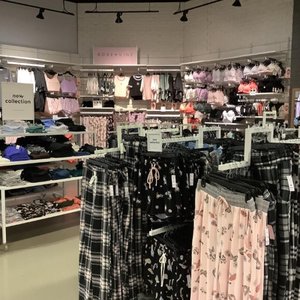 FACTORY SHOE - Updated August 2025 - 680 Victoria Street N, Kitchener ...