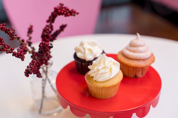 CUPCAKE AND A SMILE - Updated January 2026 - 46 Photos & 40 Reviews ...