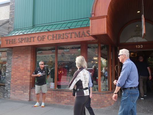 THE SPIRIT OF CHRISTMAS - Updated January 2026 - 20 Photos & 18 Reviews ...