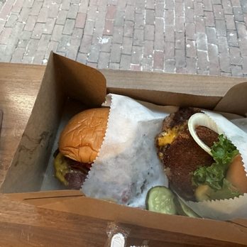 SHAKE SHACK DOWNTOWN CROSSING - Updated October 2025 - 75 Photos & 83 ...