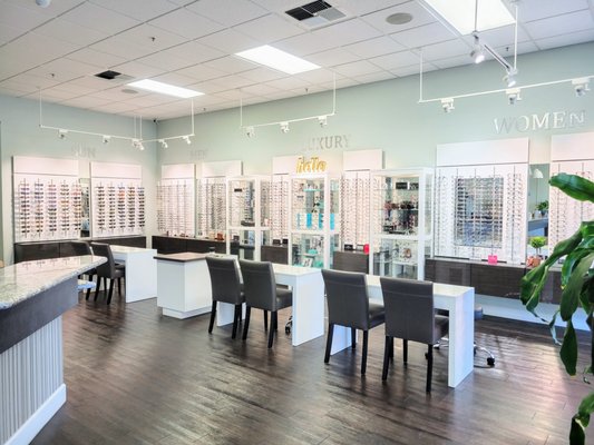 DISTINCTIVE EYES OPTOMETRY - Updated January 2026 - 21 Photos & 21 ...