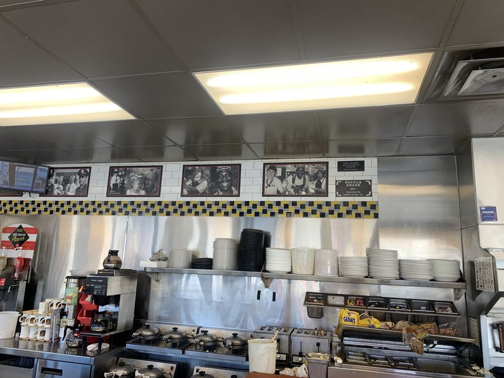 WAFFLE HOUSE - Updated August 2024 - 16 Photos & 26 Reviews - 3804 S ...