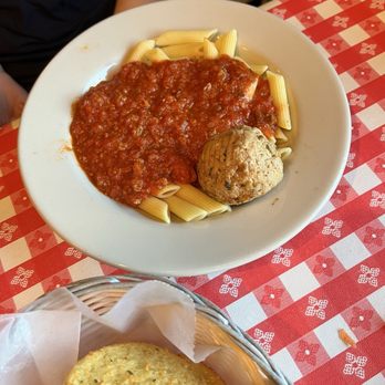 SPAGHETTI WORKS - Updated December 2025 - 269 Photos & 507 Reviews ...