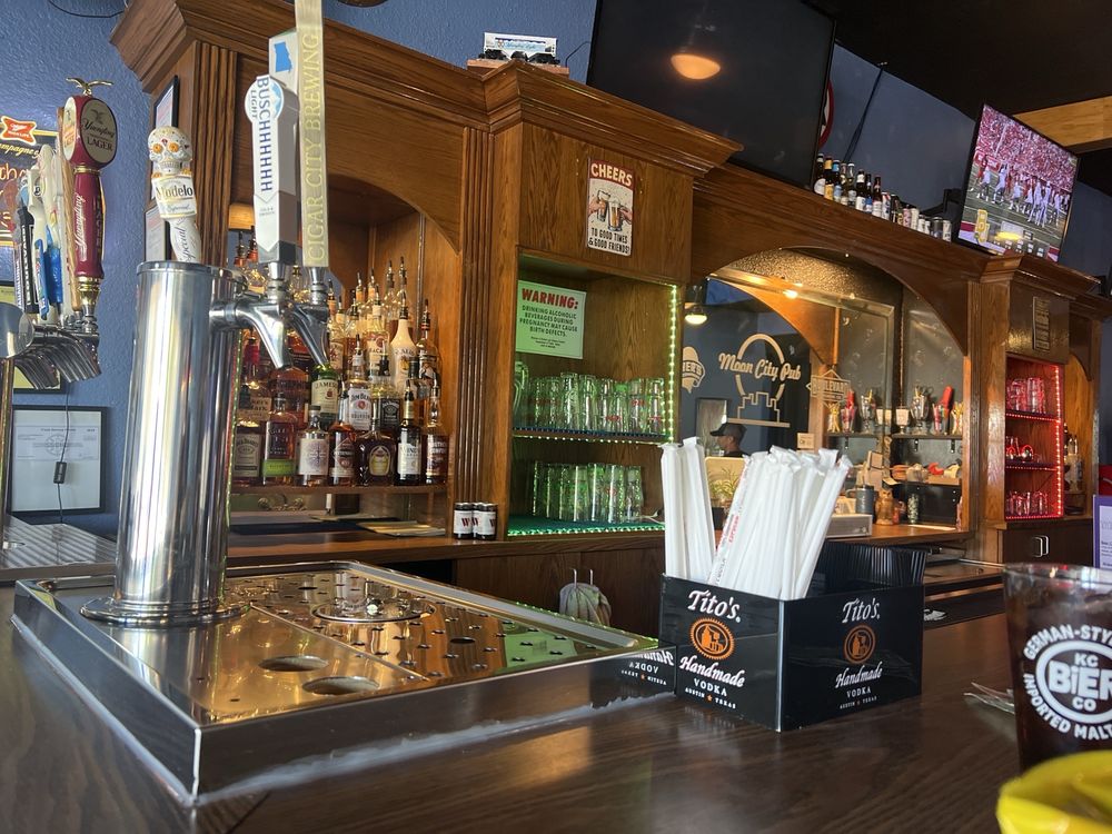 MOON CITY PUB - Updated October 2025 - 14 Reviews - 420 W Commercial St ...