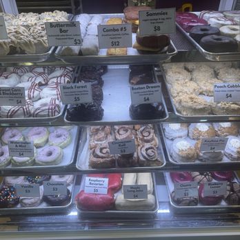 LEVEL 5 DONUTS - Updated January 2026 - 32 Photos & 13 Reviews - 2086 ...