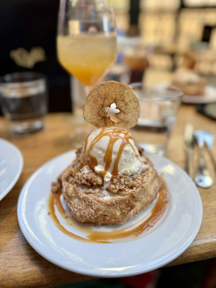 CLYDE’S OF GALLERY PLACE - Updated May 2025 - 1598 Photos & 1670 ...