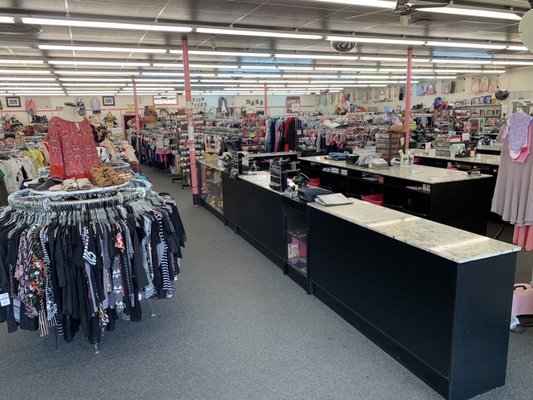 UPTOWN RESALE & CONSIGNMENTS - Updated December 2025 - 31 Reviews - 707 ...