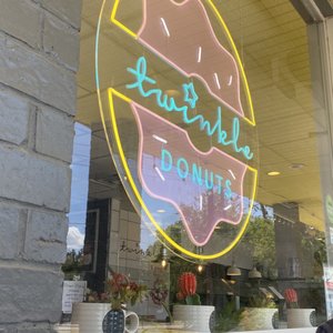 TWINKLE DONUTS - 139 Photos & 96 Reviews - 5401 S Colony Blvd, The ...