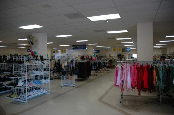 GOODWILL SOUTHERN CALIFORNIA RETAIL STORE & DONATION CENTER - Updated ...