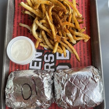 BUNS BURGER SHOP - Updated September 2024 - 303 Photos & 427 Reviews ...