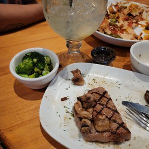 BOMBSHELLS RESTAURANT & BAR - 143 Photos & 190 Reviews - 14191 ...