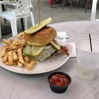 THE FISH - Updated August 2025 - 88 Photos & 190 Reviews - 61 Lakeside ...