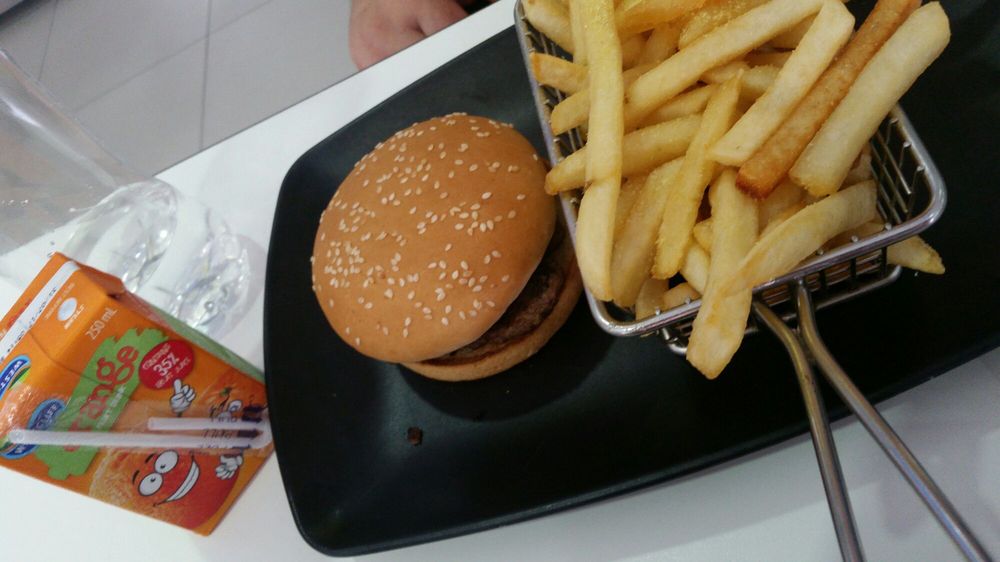 DOUGIES GRILL - 156 Waterloo Rd, Greenacre New South Wales, Australia ...