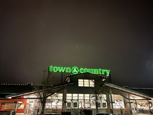 TOWN & COUNTRY MARKET - MILL CREEK - Updated May 2024 - 228 Photos ...