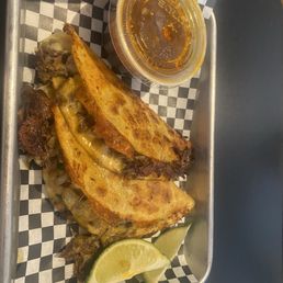 ASTIN J’S - Updated December 2025 - 41 Photos & 43 Reviews - 762 Long ...