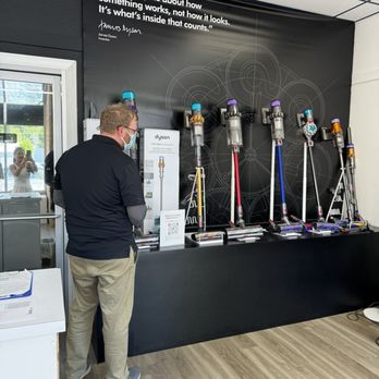 DYSON SERVICE CENTER KIRKLAND - Updated December 2025 - 18 Photos & 206 ...