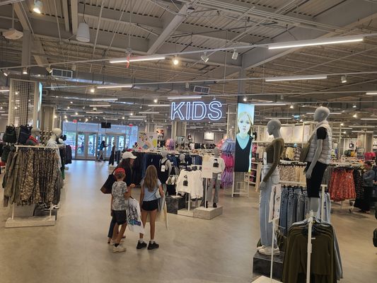 PRIMARK - ALBANY - Updated December 2025 - 1 Crossgates Mall Rd, Albany ...