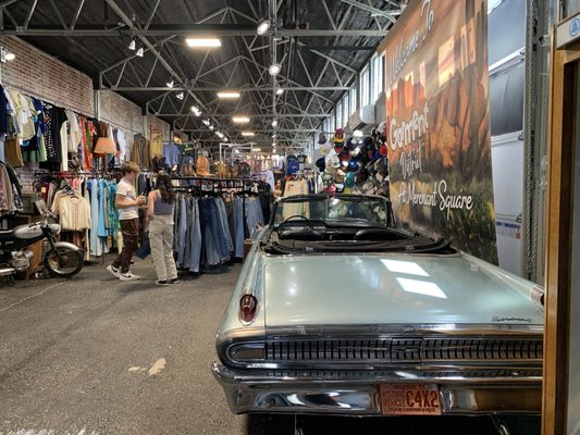 MERCHANT SQUARE ANTIQUE MARKETPLACE - Updated December 2025 - 613 ...