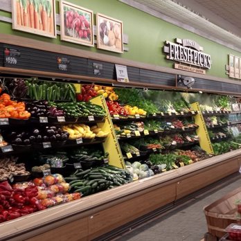 BIG Y - Updated August 2025 - 70 Photos & 35 Reviews - 33 Fieldstone ...