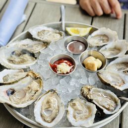 THE WALRUS OYSTER & ALE HOUSE - Updated June 2025 - 3542 Photos & 3115 ...