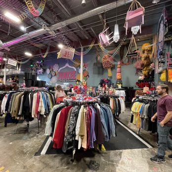 JUNKEE CLOTHING EXCHANGE - Updated August 2025 - 553 Photos & 404 ...