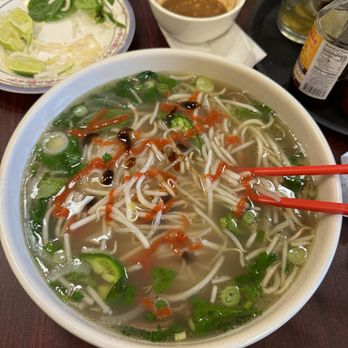 MR PHO - Updated October 2025 - 170 Photos & 148 Reviews - 3360 N State ...