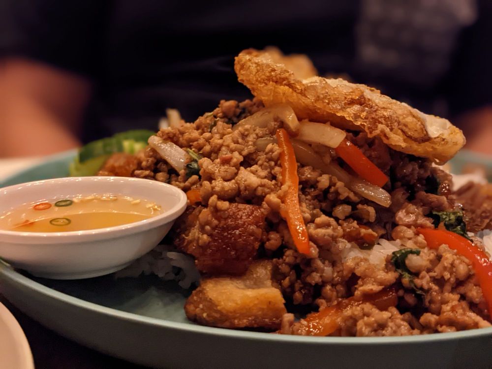 PAI NORTHERN THAI KITCHEN - 454 Photos & 146 Reviews - 2335 Yonge ...