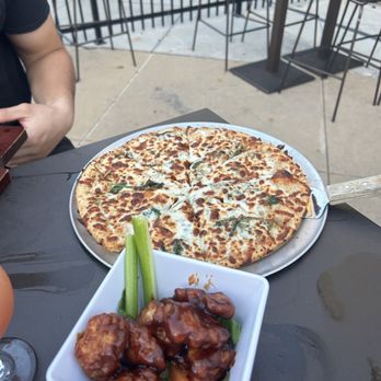 BEERHEAD BAR & EATERY, Novi, Michigan - 44375 W 12 Mile Rd - Updated ...