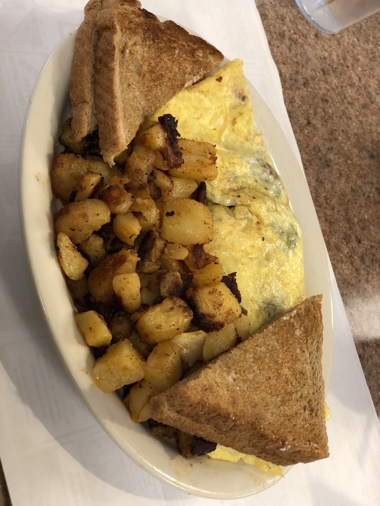 122 DINER - 25 Photos & 67 Reviews - 1392 Main St, Holden ...