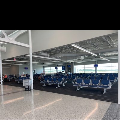 CHICAGO ROCKFORD INTERNATIONAL AIRPORT - RFD - 24 Photos & 44 Reviews ...