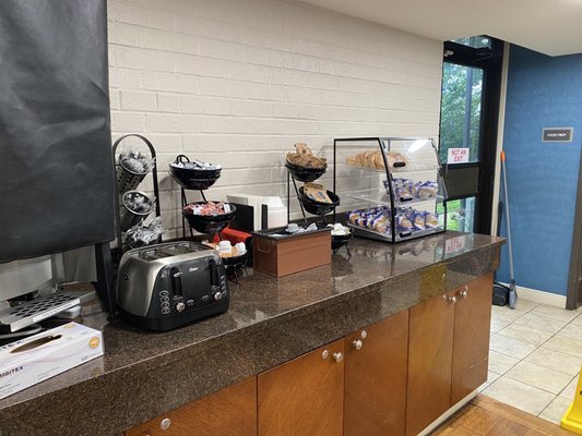 PEAR TREE INN ST. LOUIS AIRPORT - Updated May 2025 - 65 Photos & 68 ...