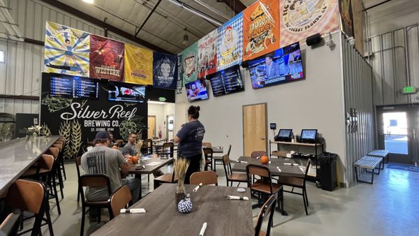 SILVER REEF BREWING CRAFT & KITCHEN - Updated November 2024 - 170 ...