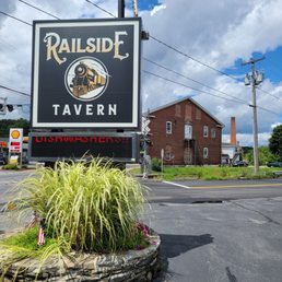RAILSIDE TAVERN - Updated December 2025 - 136 Photos & 127 Reviews ...