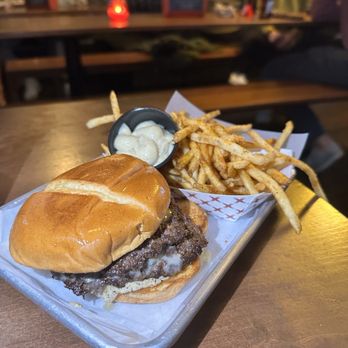 ROYCE - Updated June 2025 - 375 Photos & 264 Reviews - 115 Ridge St ...