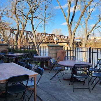 MUDDY MISERS - 160 Photos & 183 Reviews - 112 Muskingum Ave, Zanesville ...