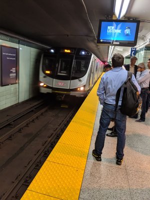 ST. GEORGE STATION - 24 Photos - 135 St. George Street, Toronto ...