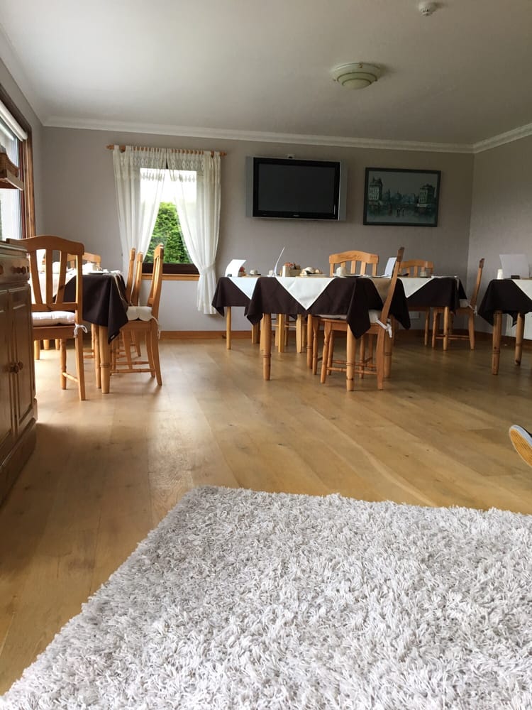 BLAIRDHU HOUSE | 21 Photos - Old Kyle Farm Rd, Kyleakin, Highland ...