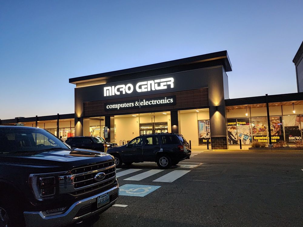 MICRO CENTER - Updated December 2025 - 34 Photos & 130 Reviews - 1957 E ...