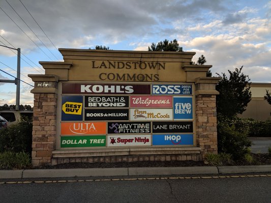 LANDSTOWN COMMONS - Updated November 2025 - 45 Photos & 38 Reviews ...